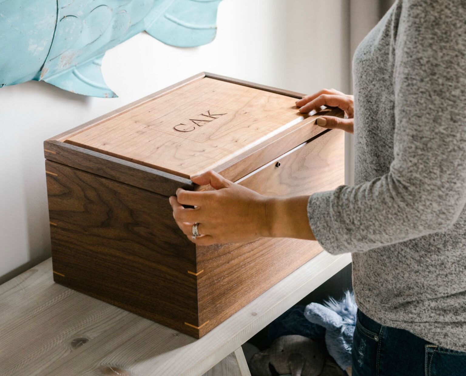 How to Keep Your Memories Alive with a Keepsake Box