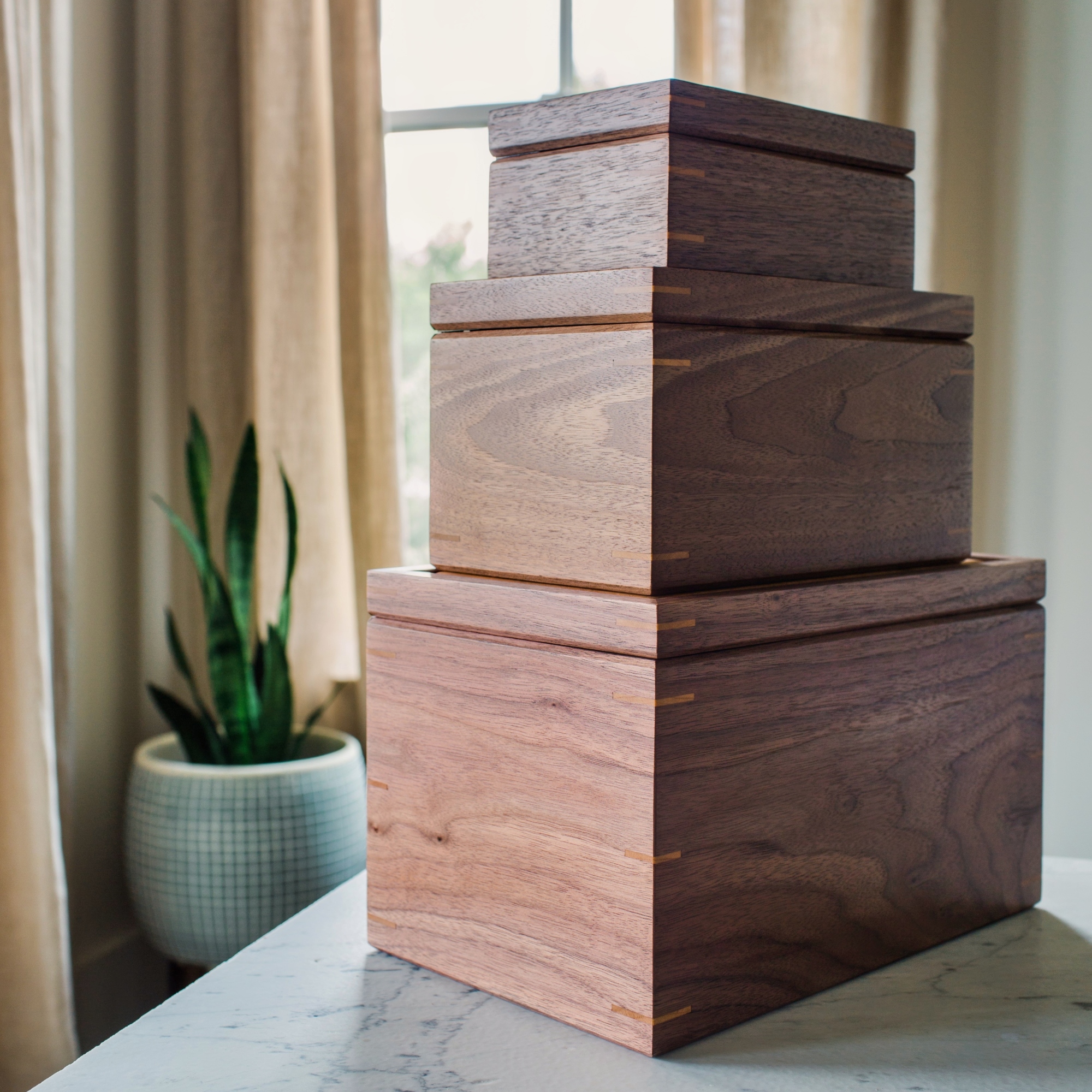 keepsake-box-size-comparison-natural-light-view | Mad Tree Woodcrafts®